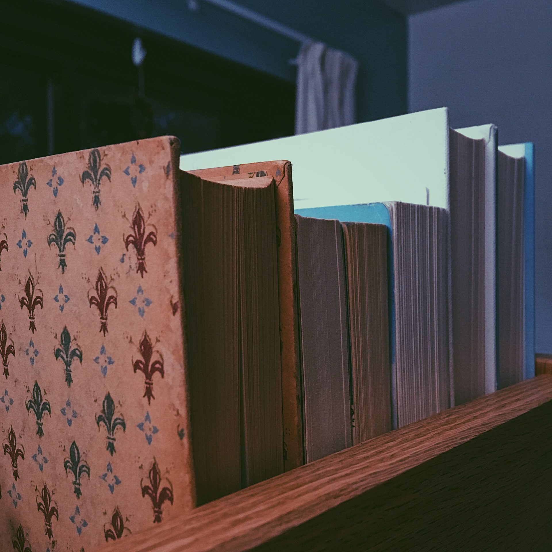 The Superiority of Paper Books | The New Englander eNewspaper