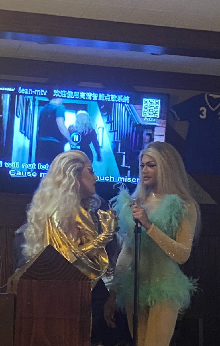 Drag Queen Karaoke Attracts Large Crowd | The New Englander eNewspaper